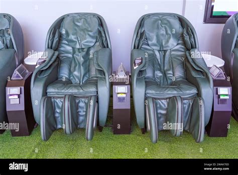 Treatment Lounge Chair Hi Res Stock Photography And Images Alamy
