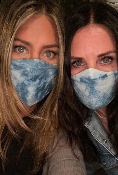 Actress Jennifer Anistons Photo Raises Face Mask Awareness Yaay