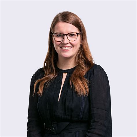 Clare Mccallum Senior Consultant In House Legal Recruitment Taylor Root