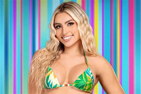 Love Island Usas Andrea Spills On Rob And Leah Love Triangle