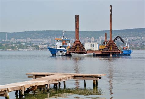 Силно замърсяване на езерото във Варна