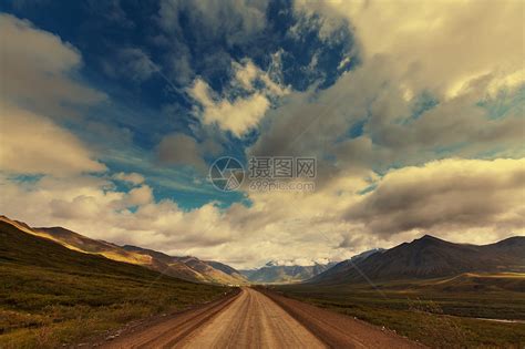 北极圈上方的苔原景观高清图片下载 正版图片300651936 摄图网