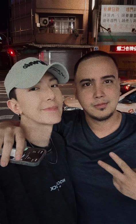 我這朋友 是我國小2年級的同學 從小ㄧ路麻吉到現在 他活到現在 沒用臉書IG 任何社交平台 他說除了戶口名簿 剩下他資料都亂填 講電話 也都