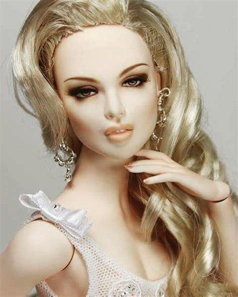 Magdalena Meg Fashion Doll Meg Fashion Doll Photos Et Vid Os Instagram Fashion Dolls
