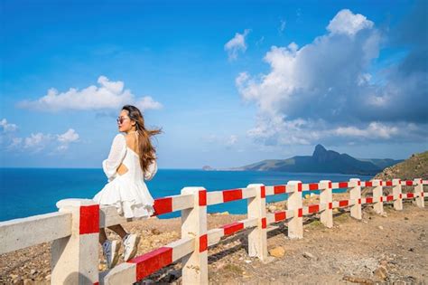 Premium Photo Summer Vacation Back View Asian Women Relaxing And