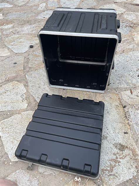 Skb Skb Rack Mount Case Molded 10 Space 30 Holes Reverb