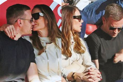 Ilary Blasi Festeggia Due Anni Damore Con Bastian Muller E Si Regala