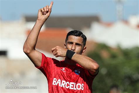 اینجا هم بازی‌های پرسپولیس و نساجی را تعقیب می‌کنم هرچه دارم از