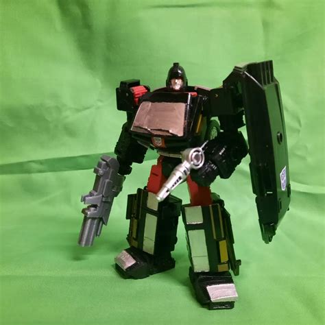 Slightly Customized My Dk2 Guard Into Shattered Glass Ironhide R Transformers