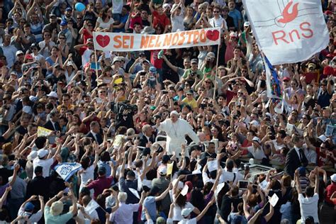 Senza Pagare Encontro do Papa Francisco os Movimentos Católicos