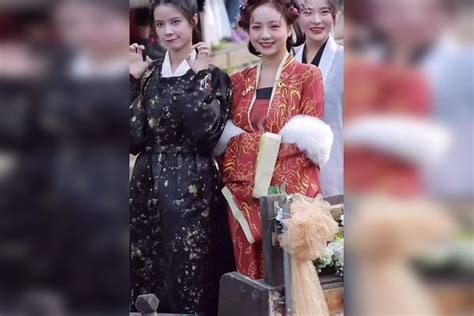 花船巡游 汉服美女如云