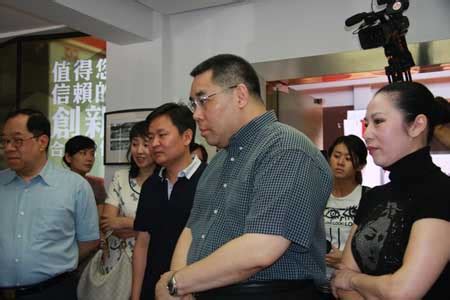 澳门特首崔世安考察深圳设计之都创意产业园 视觉同盟 VisionUnion