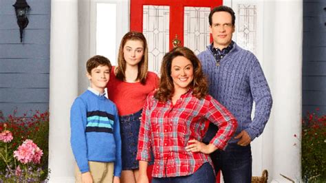 Is Katy Mixon Pregnant American Housewife Star Gave Birth In May But
