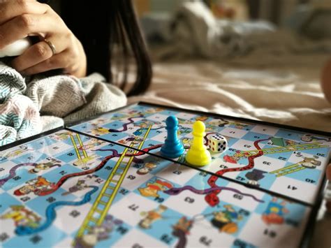 Apakah Ular Tangga Termasuk Permainan Tradisional Permainan