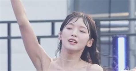 워터밤 젖은 머리 청 오프솔더 오마이걸 아린