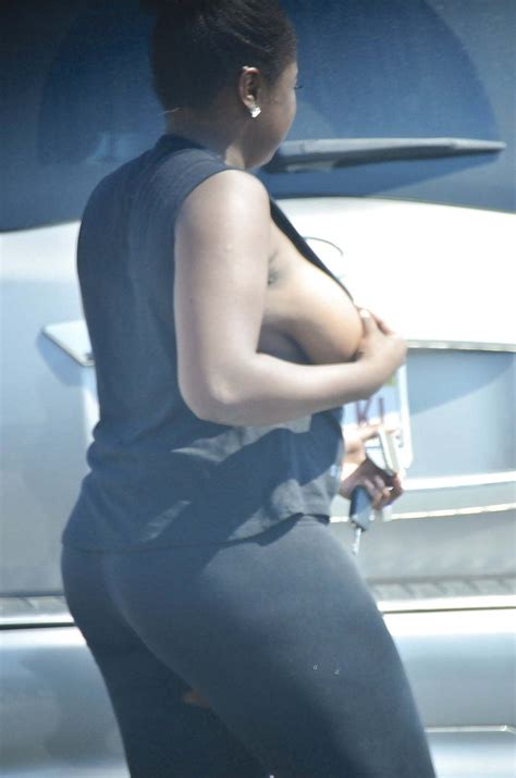 Bbw Ebony Public Titty Slip Shesfreaky