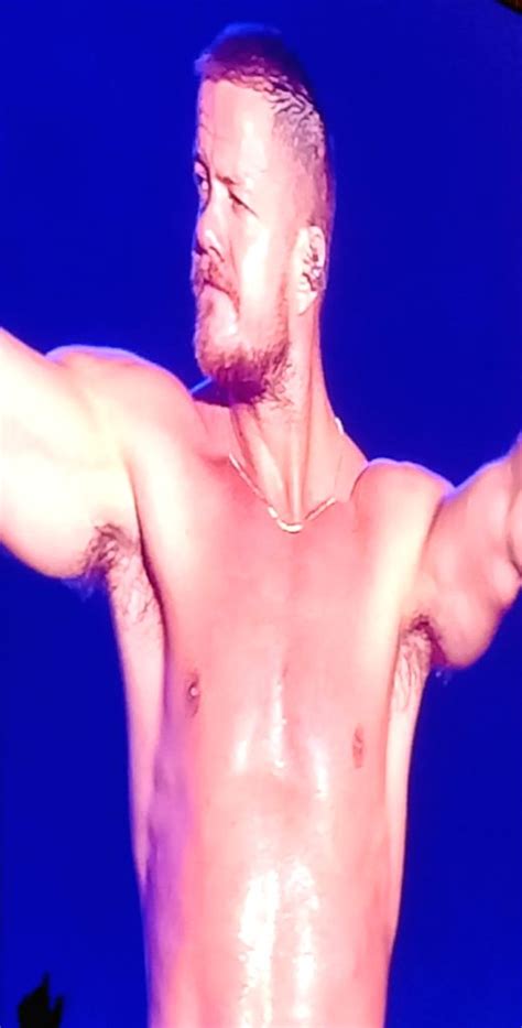Free Photo Dragons Frontman Dan Reynolds Goes Shirtless At Lollapalooza