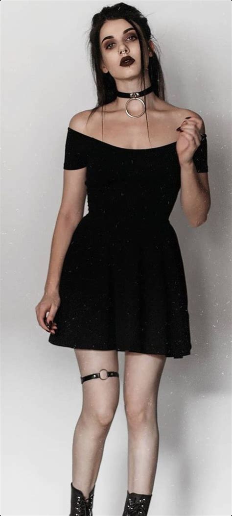 Pin By Ranu On Fashion Attractive Clothing Summer Goth Outfits