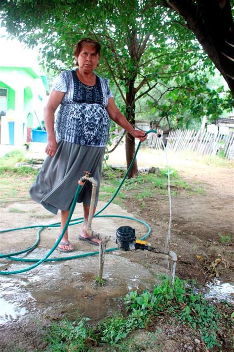 SIMAS Sabinas responde la población de Cloete con abasto de agua La