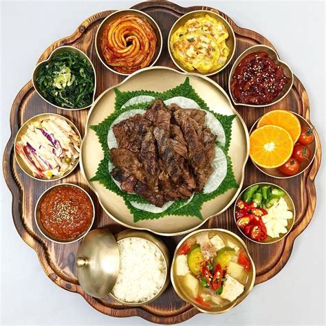 Instagram의 악질여사네집밥and술안주💘홈쿡 반찬 한식koreanfood님 “소고기 냠냠😋 수요미식회와 맛있는녀석들에 출연한 설로인 숙성한우 먹어요😋 육즙 팡팡