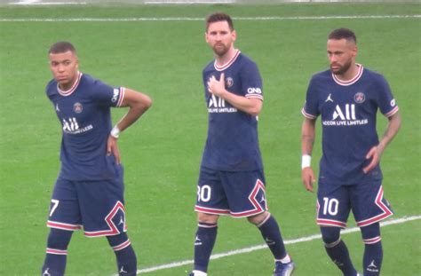 Former Psg Star Slams Messi For Frequent Barcelona Visits