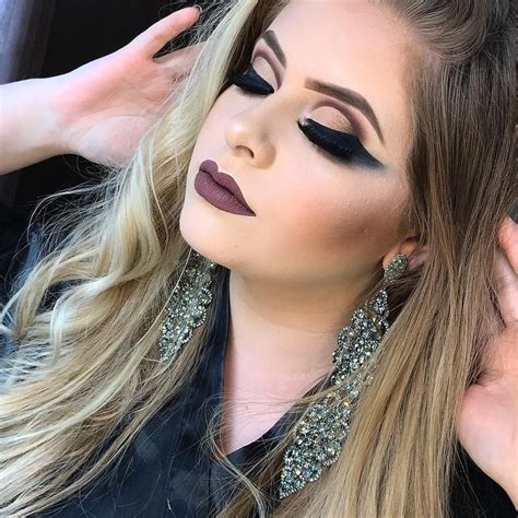 muito linda a produção dessa make GOSTARIA DE APRENDER A FAZER