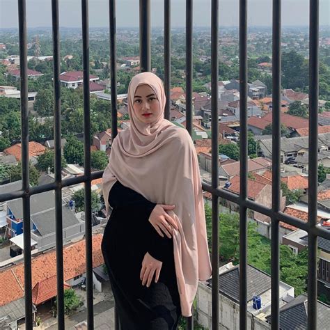≡ 10 Model Hijab Terpopuler Ala Selebriti Indonesia, Cakep Banget! 》 Her Beauty