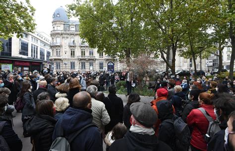 Photos Nancy Plus De 300 Personnes Rendent Hommage Au Professeur