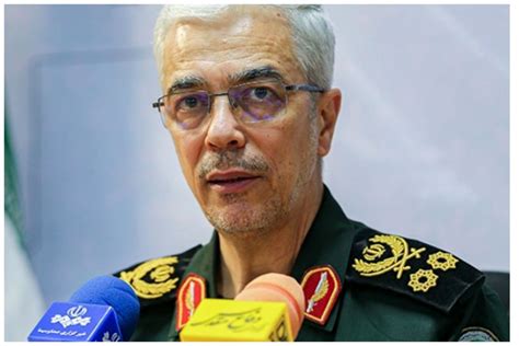 تصویر سردار محمد باقری و سردار حاجی‌زاده در مرکز فرماندهی عملیات وعده