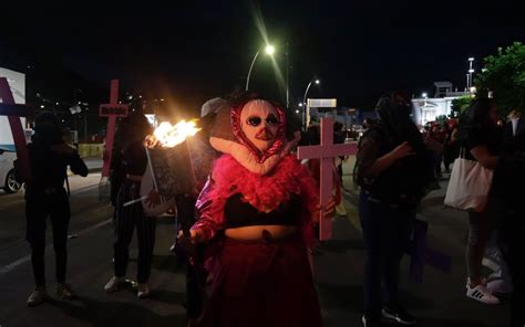Con marcha fúnebre exigen alto a los feminicidios en Oaxaca Aristegui