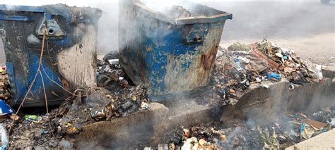 Brazzaville Feux De Poubelles Les Poumons En Première Ligne Des