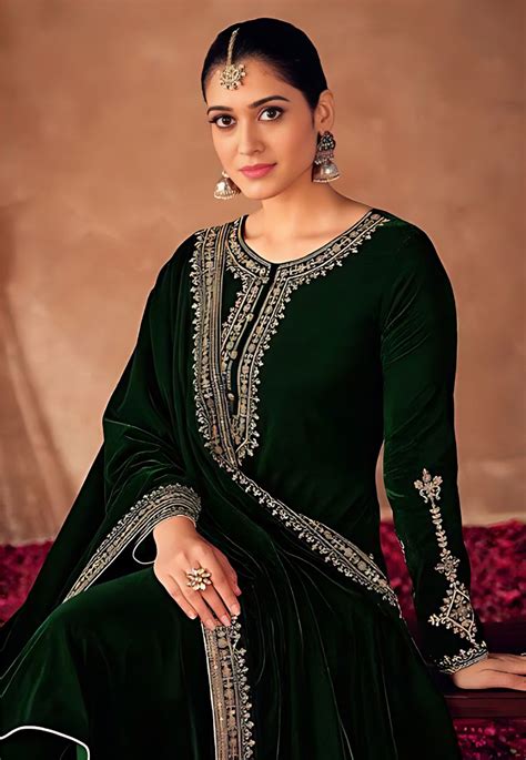 Green Velvet Pant Style Suit 8100A