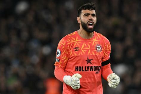 Goalkeeper Raya Moves To Arsenal On Season Long Loan Fmt
