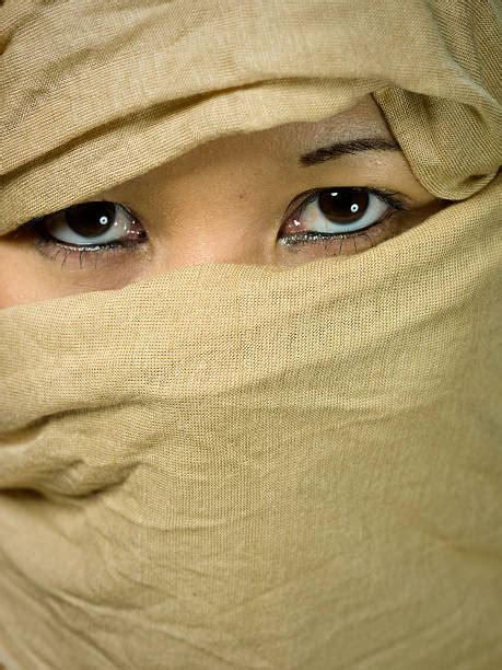 12800 Badui Foto Foto Foto Stok Potret And Gambar Bebas Royalti Istock