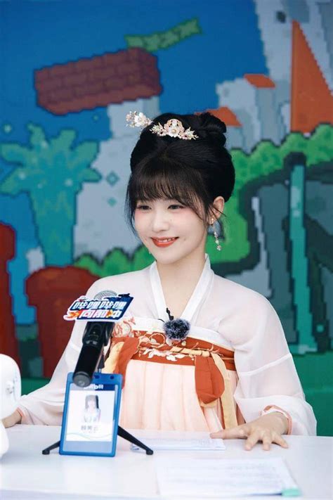 赖美云《哔哩哔哩向前冲》古装造型花絮照温婉可人 搜狐大视野 搜狐新闻