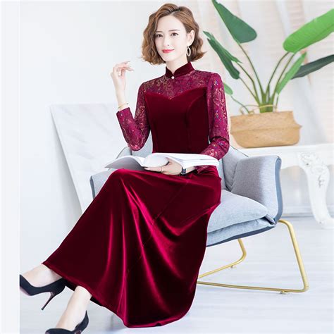 礼服婚宴丝绒连衣裙妈妈加肥加大新年婆婆喜服长辈小个子红色女装虎窝淘