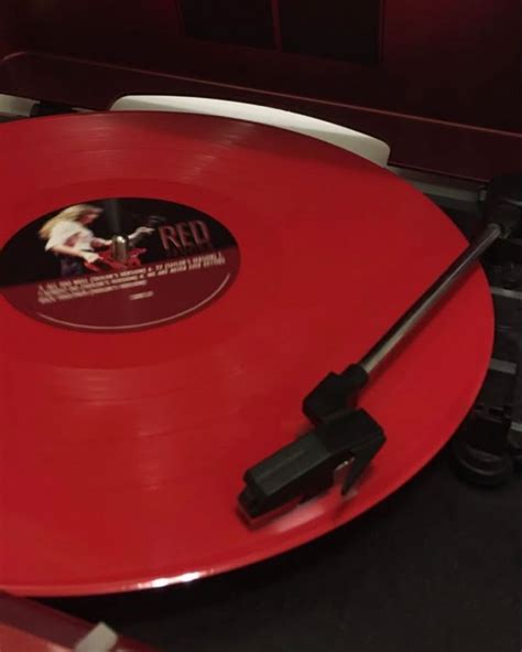 Taylor Swift ⋆ Red Aesthetic Cosas Rojas Taylors Folcklore