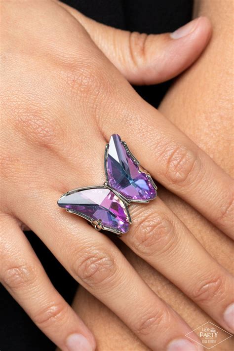 Paparazzi Fluorescent Flutter Purple Ring Carasshop