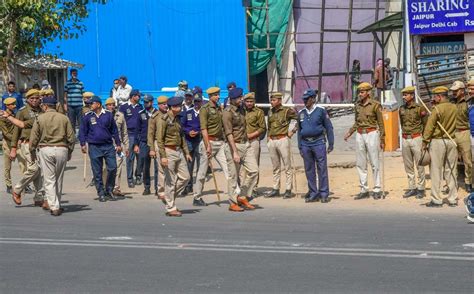 नारायण सिंह सर्किल पर पुलिस ने की कार्यवाही। खुली खुली दिखी रोड। देखें
