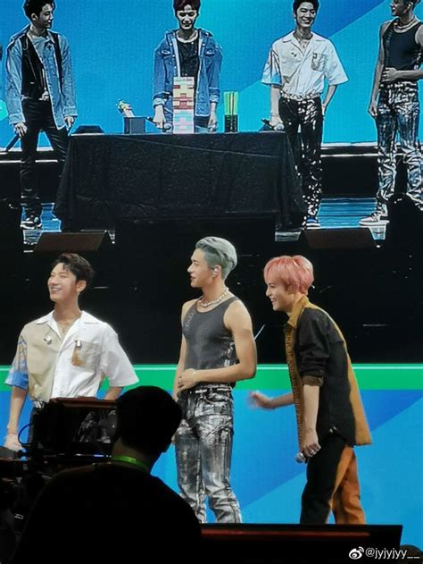 Pin On Lucas 黄旭熙 루카스
