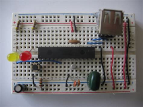 Electrónica Y Programación Montaje en protoboard del pinguino con el
