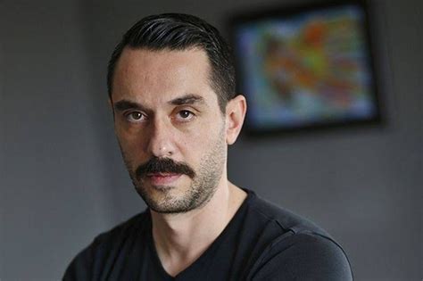 Emir Benderlioğlu Kimdir Onedio