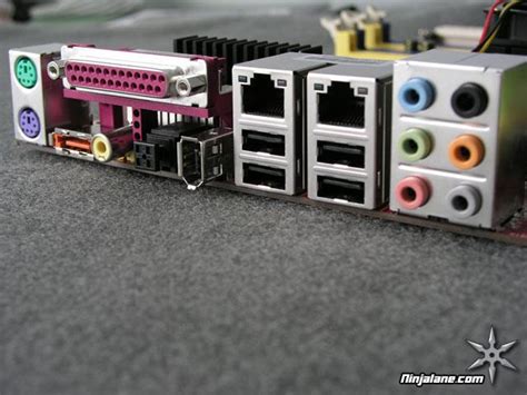 Foxconn 975X7AB 8EKRS2H Motherboard Review Board Layout And Features