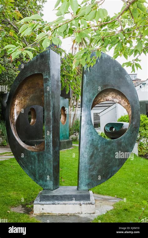Barbara Hepworth Uk Hi Res Stock Photography And Images Alamy