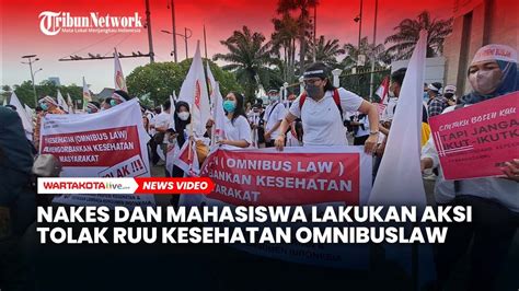 Nakes Dan Mahasiswa Lakukan Aksi Tolak Ruu Kesehatan Omnibuslaw Di