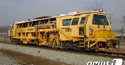 철도공단 궤도 유지·보수용 소형 다짐 장비차량 도입