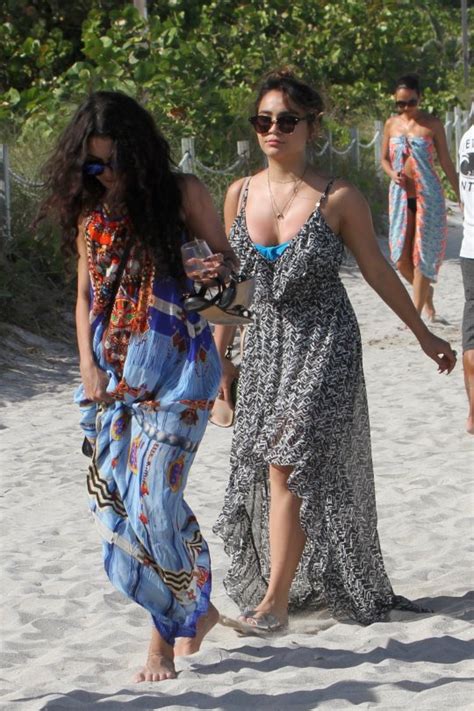Vanessa Hudgens 13 Hot Celebs Home