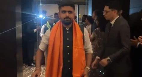 Watch Grand Welcome For Babar Azam And Co At Team Hotel