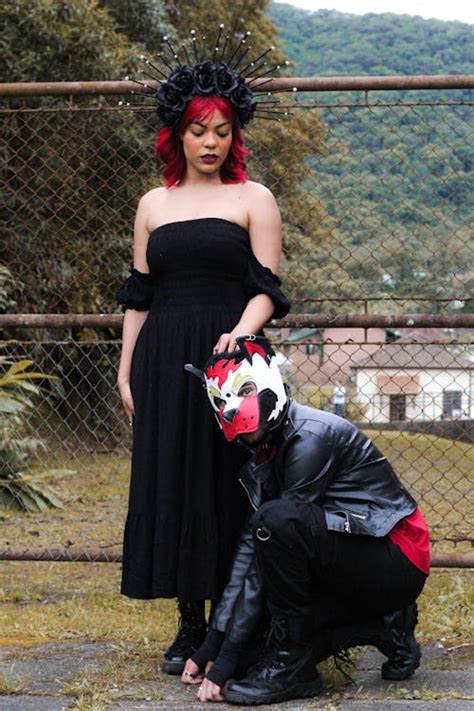 10대 가을 경치 공원 공주 긴 머리 긴 머리카락 꽃 나무 넷프 눈 님프 드레스 라벨 로사리 메이크업 모델 백합 빨강 머리 사람 색깔