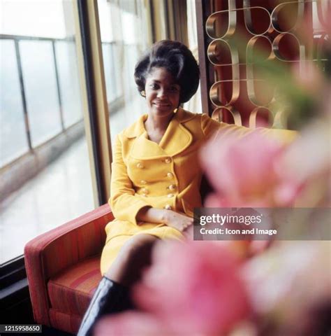 Nancy Wilson Singer Photos And Premium High Res Pictures Getty Images